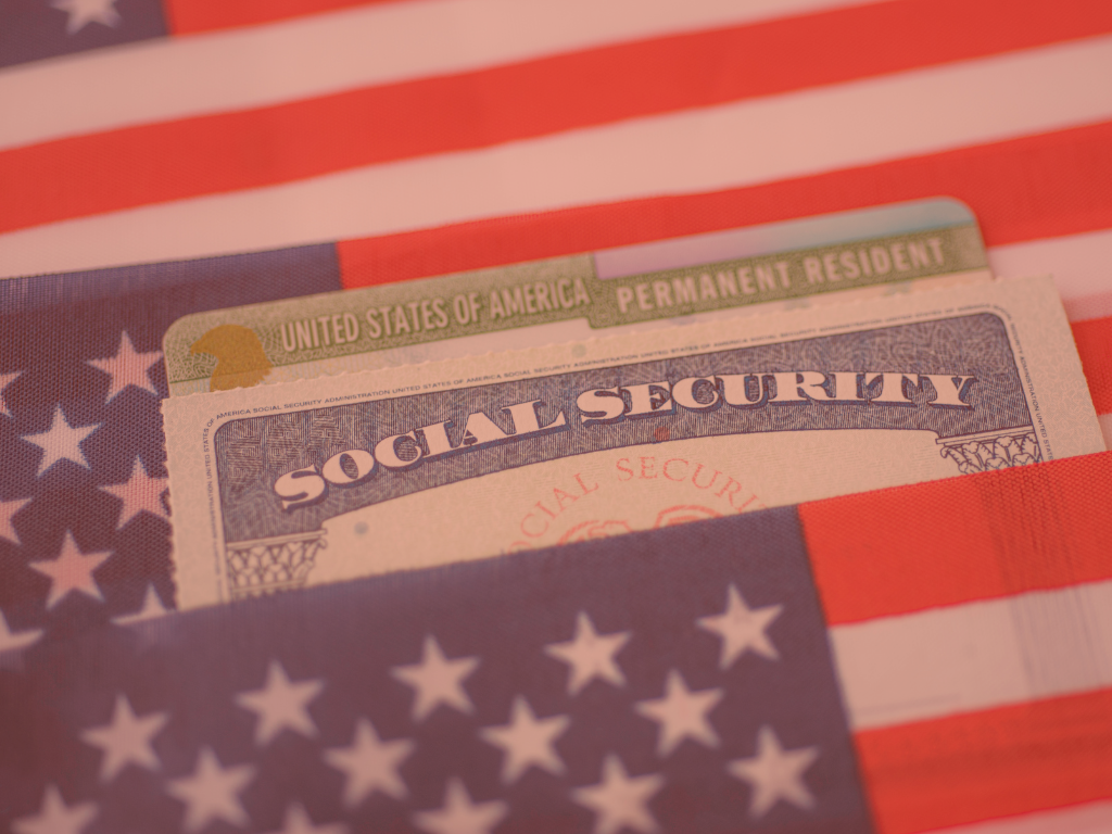 Green Card: Benefícios e a Jornada para Residência nos EUA